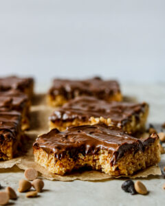 Foolproof Chewy Scotcheroos Recipe - Mom's Dinner