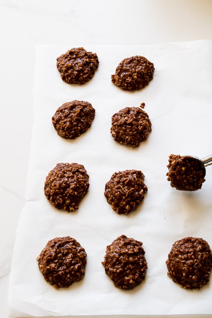 Easy Chocolate No Bake Cookies - Mom's Dinner