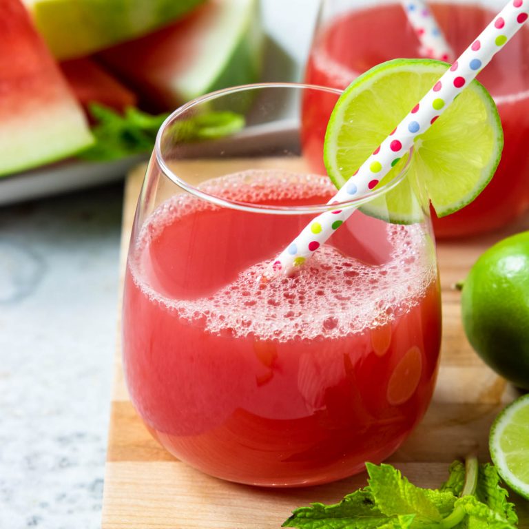 How to Make Fresh Refreshing Watermelon Juice - Mom's Dinner
