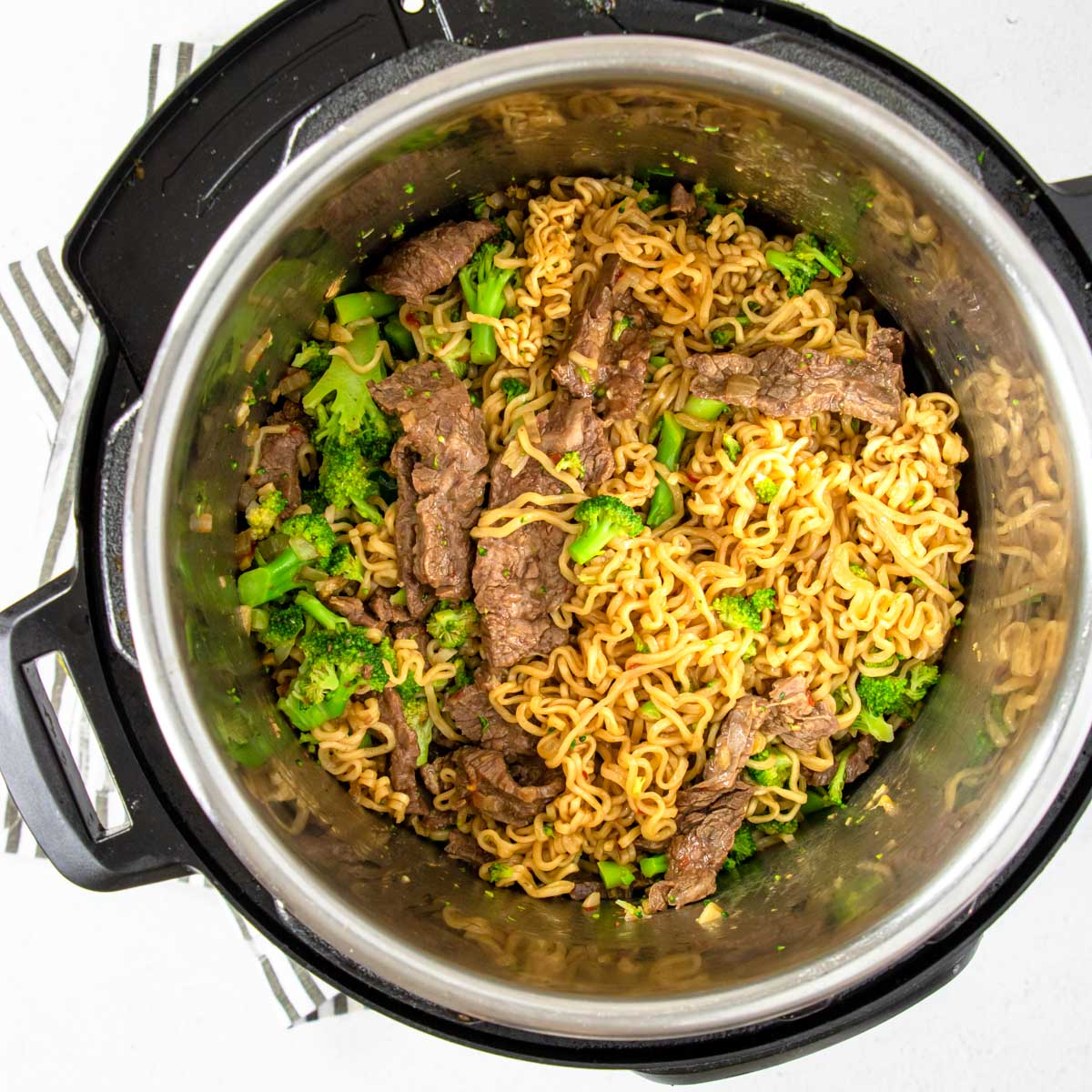 Easy Instant Pot Beef Ramen - Mom's Dinner