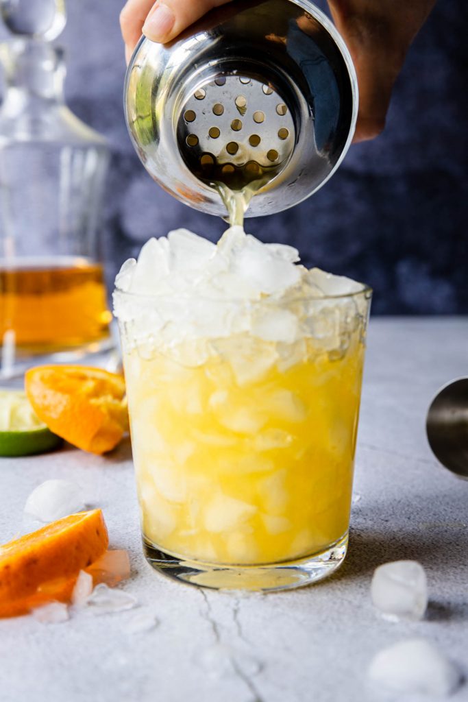 Perfect Orange Margarita - Fresh Squeezed Orange Juice | Mom's Dinner