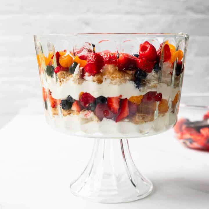 Fruit & Berry Cheesecake Trifle - A showstopping no-bake dessert